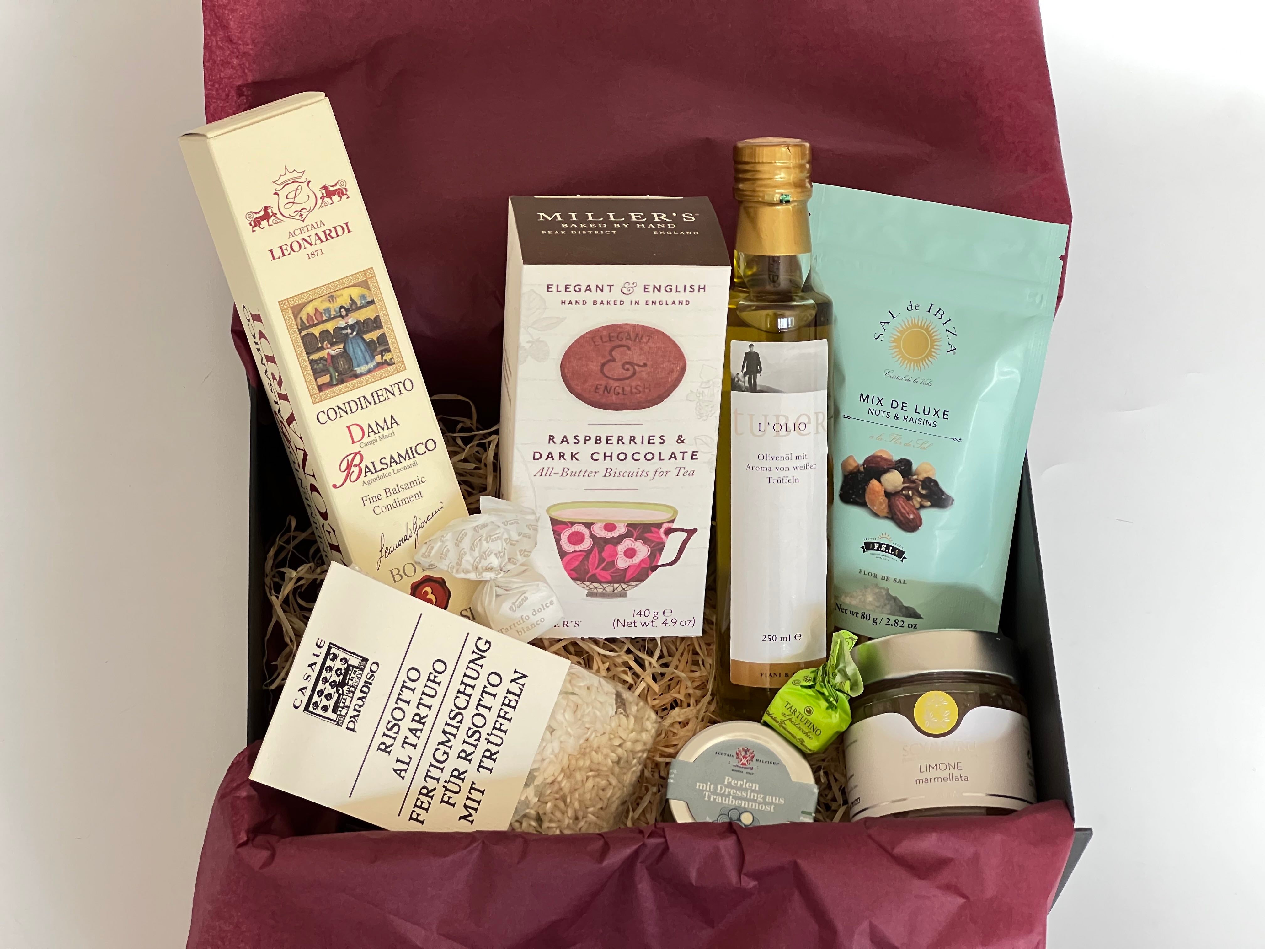 Geschenkbox "Luxus Satt" mit exquisiten Delikatessen – ooobox GmbH